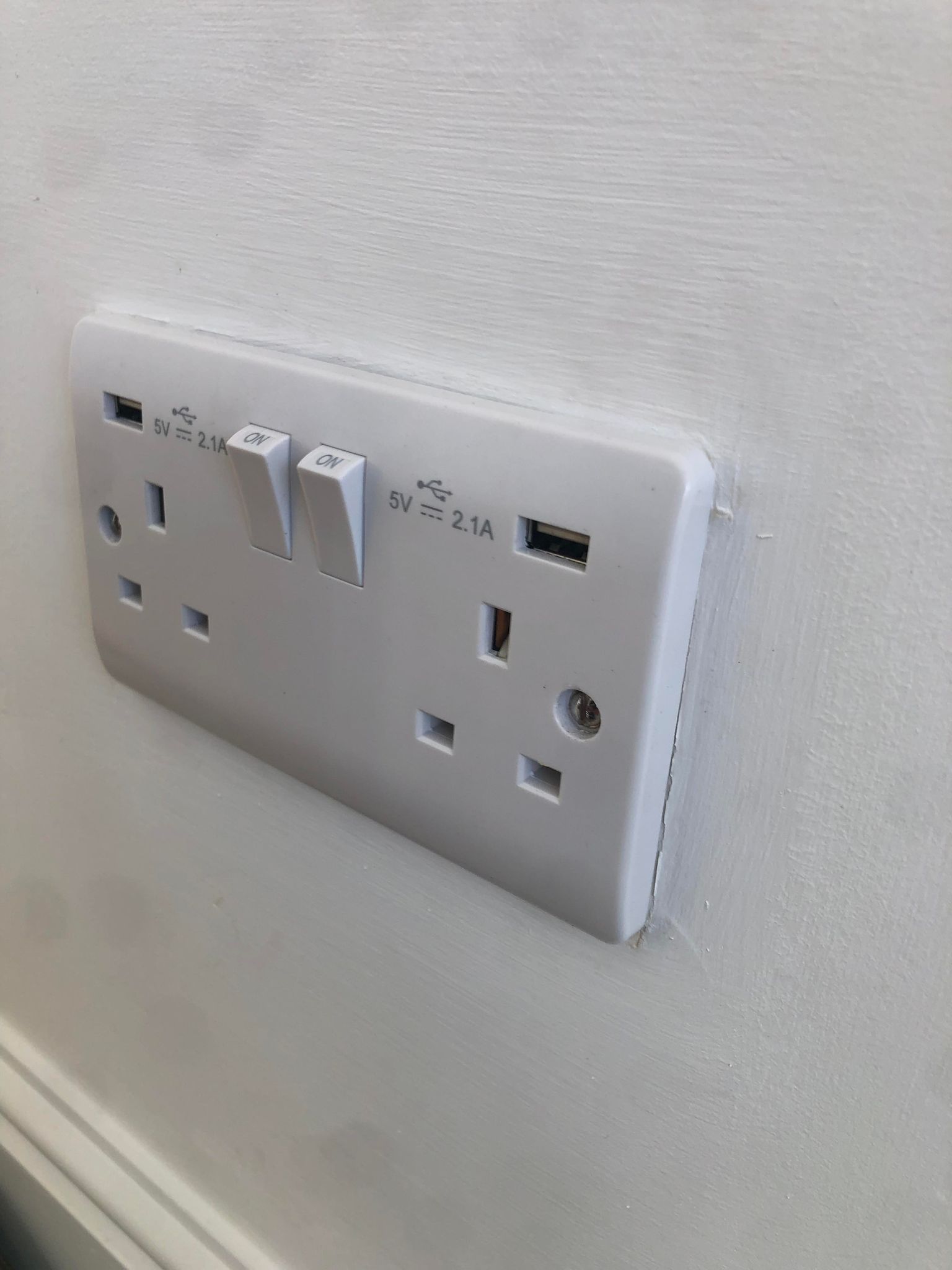 Replacing Socket Covers Electrician in Devon | A.M Electrics Devon LTD